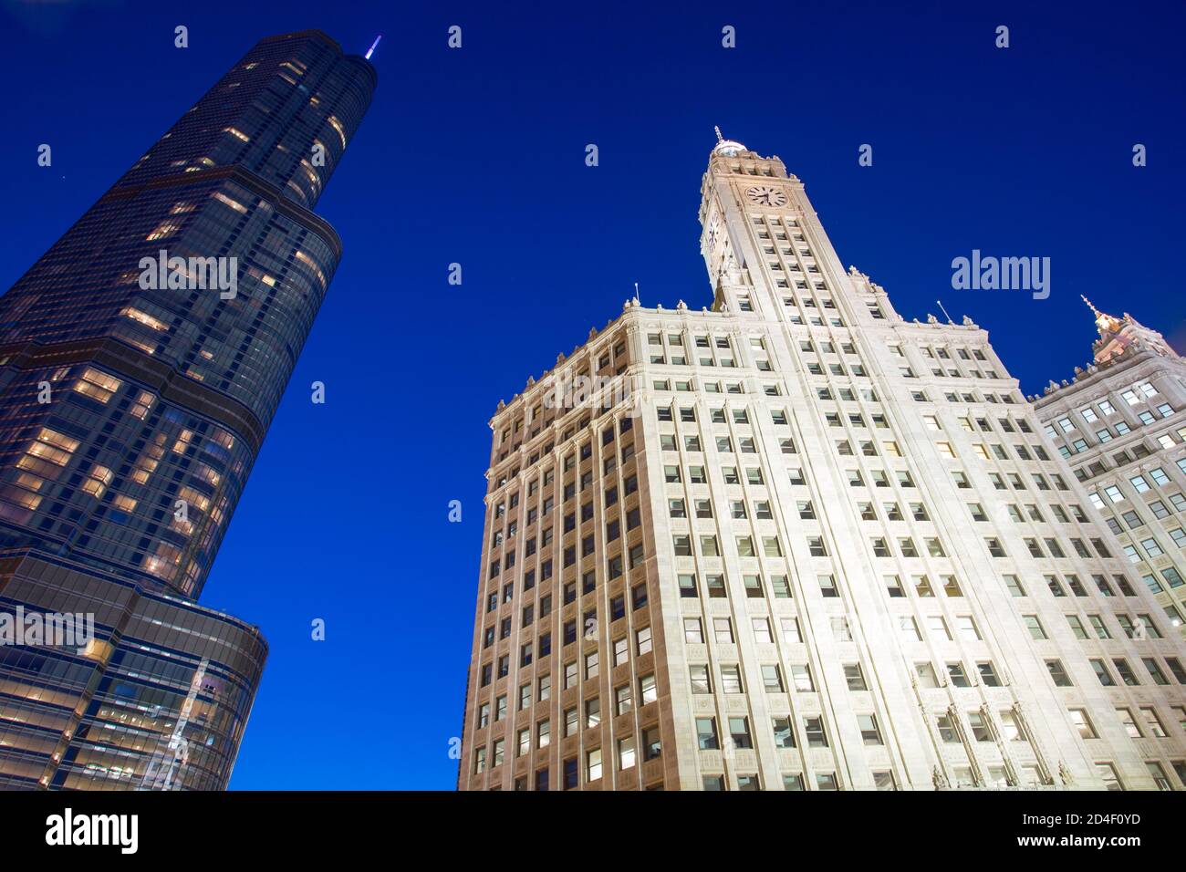 Chicago River Skyline and Trump Tower Stock Photo - Alamy