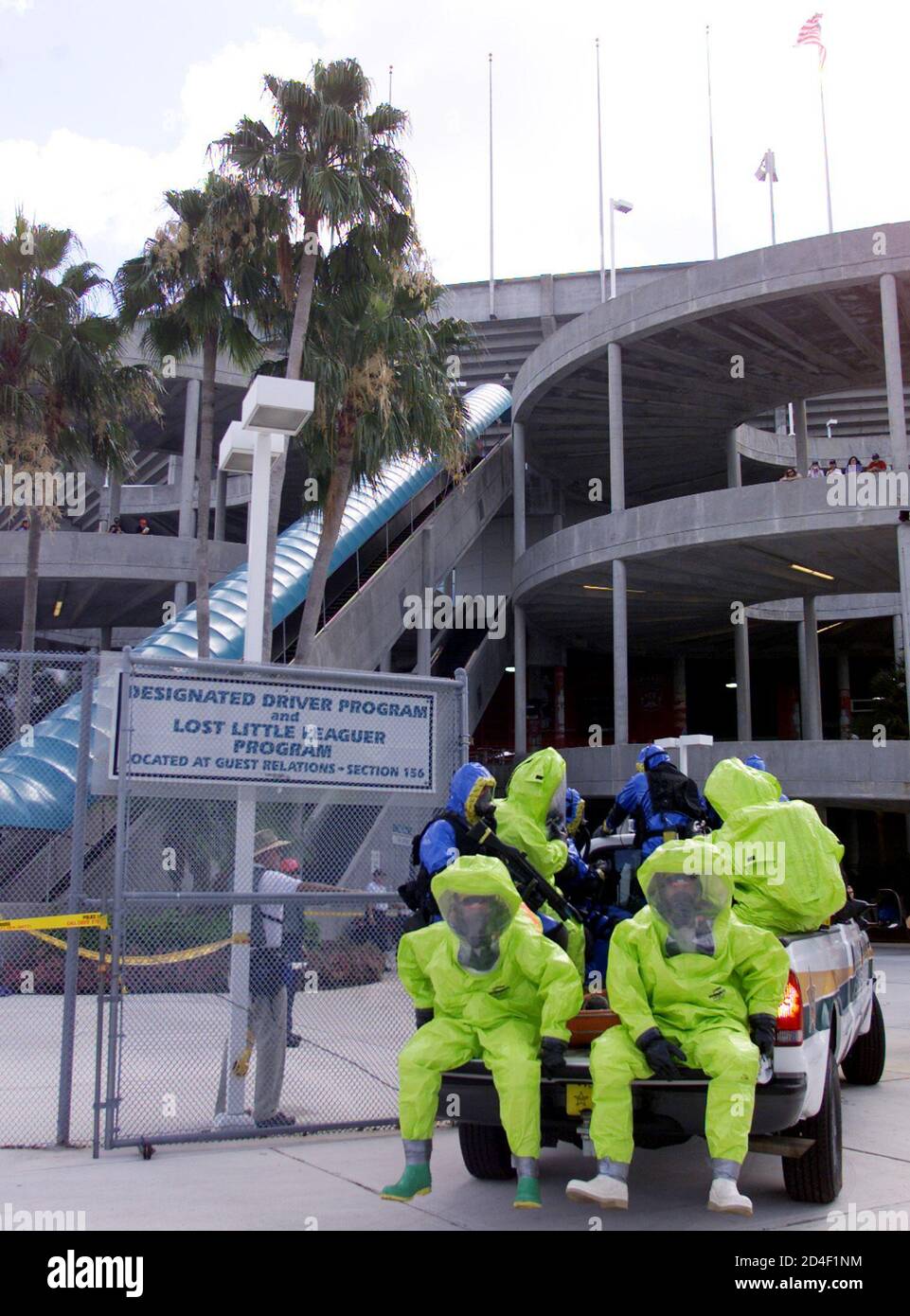 Emergency response professionals hi-res stock photography and images ...