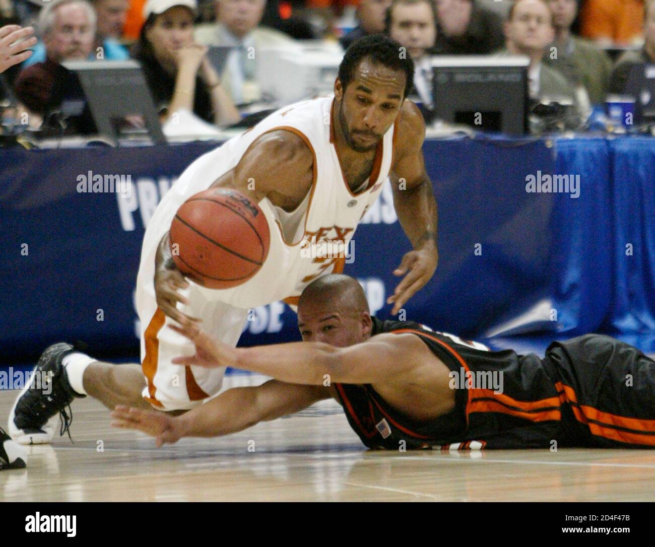 Texas longhorns mens basketball hi-res stock photography and images - Alamy