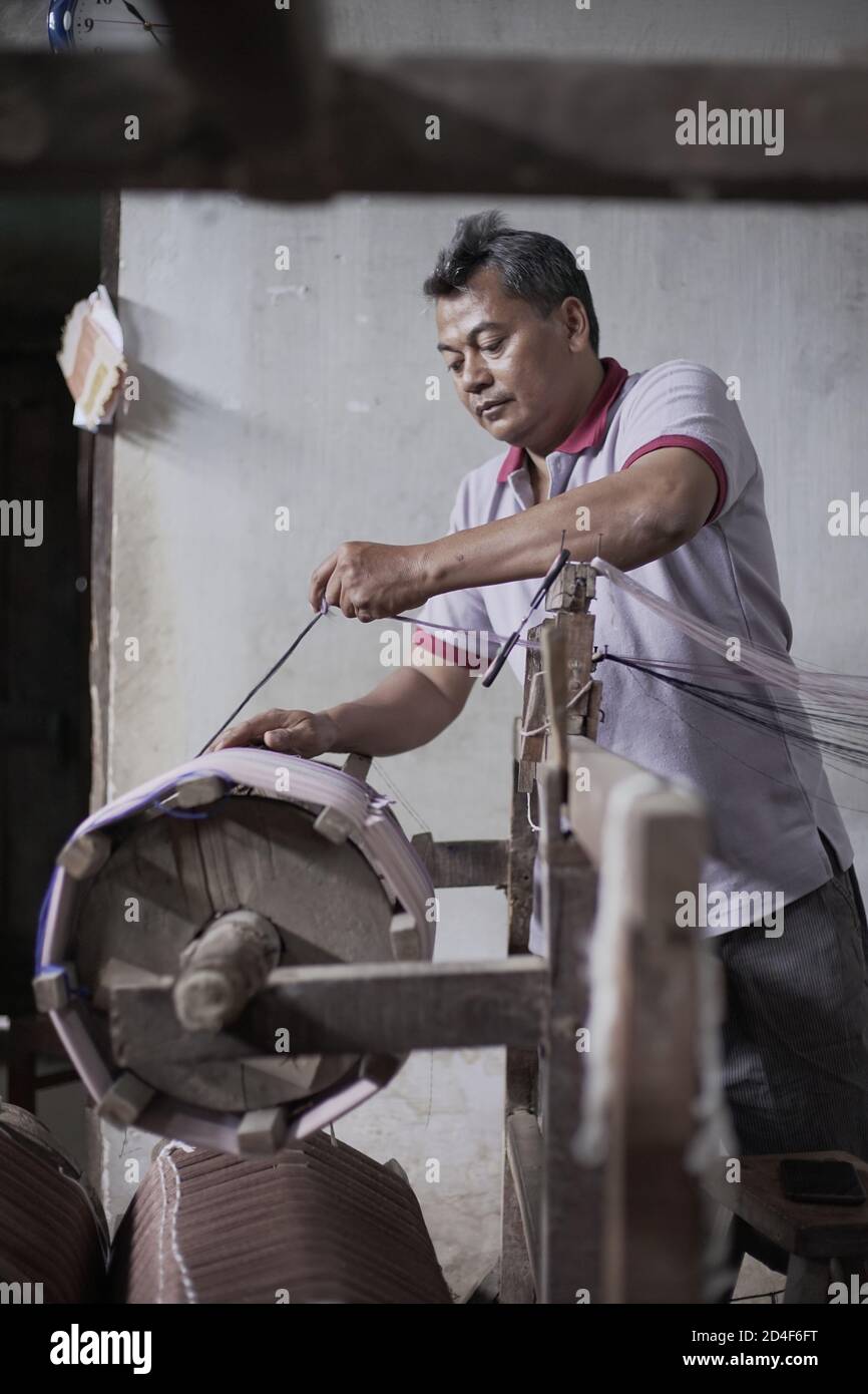 Tenun fabric hi-res stock photography and images - Alamy