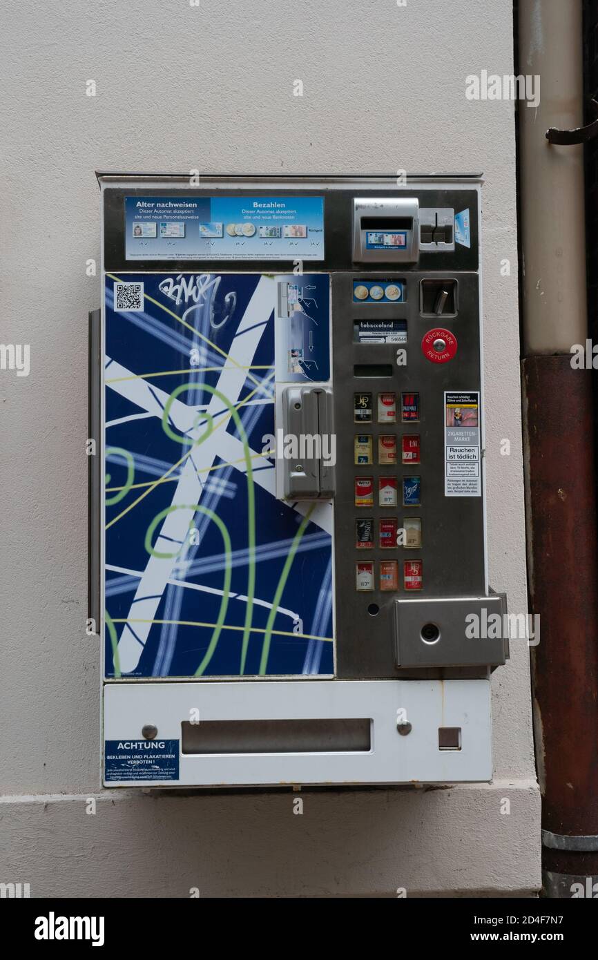 Cigarette dispenser hi-res stock photography and images - Alamy