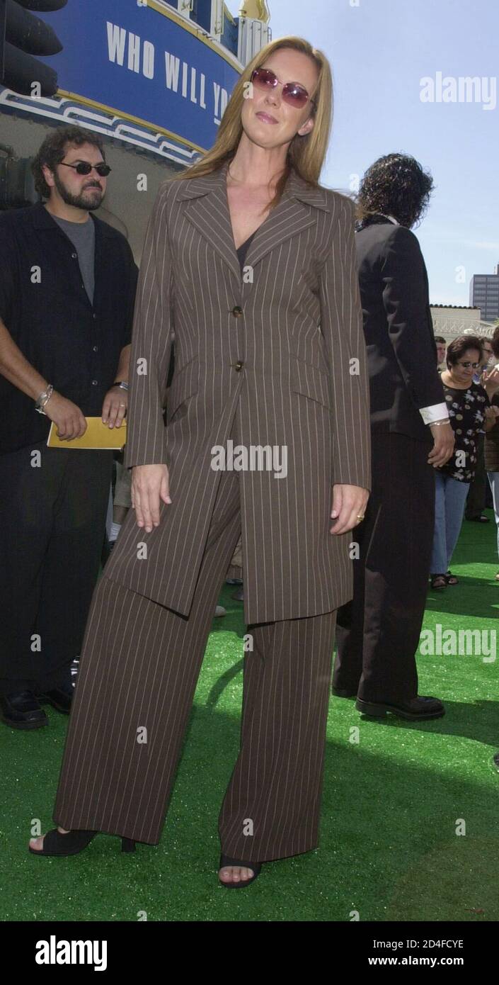 Cats Dogs 2001 High Resolution Stock Photography and Images - Alamy