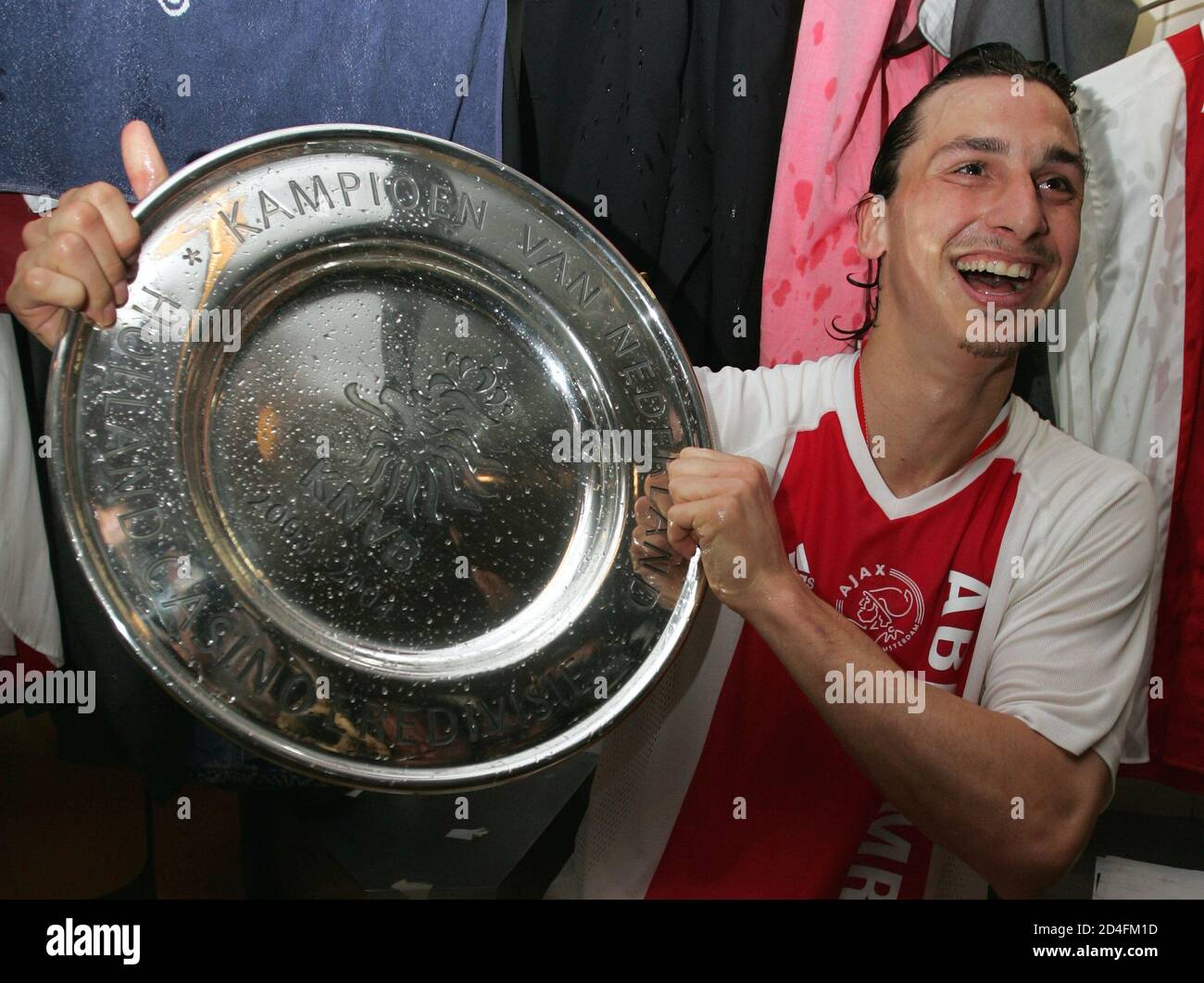 Zlatan ibrahimovic trophy hi-res stock photography and images - Alamy