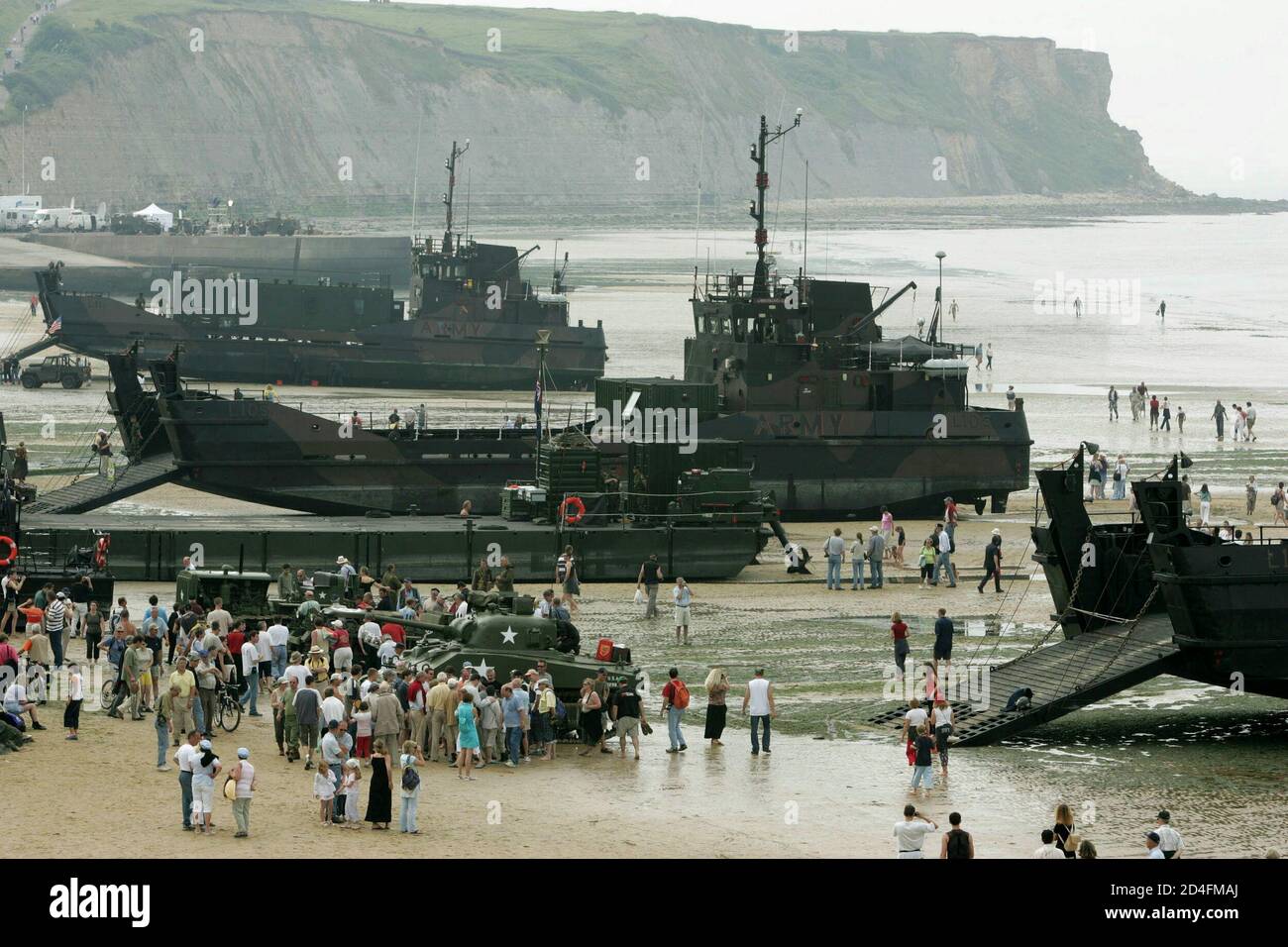 D day british landing craft hi-res stock photography and images - Alamy