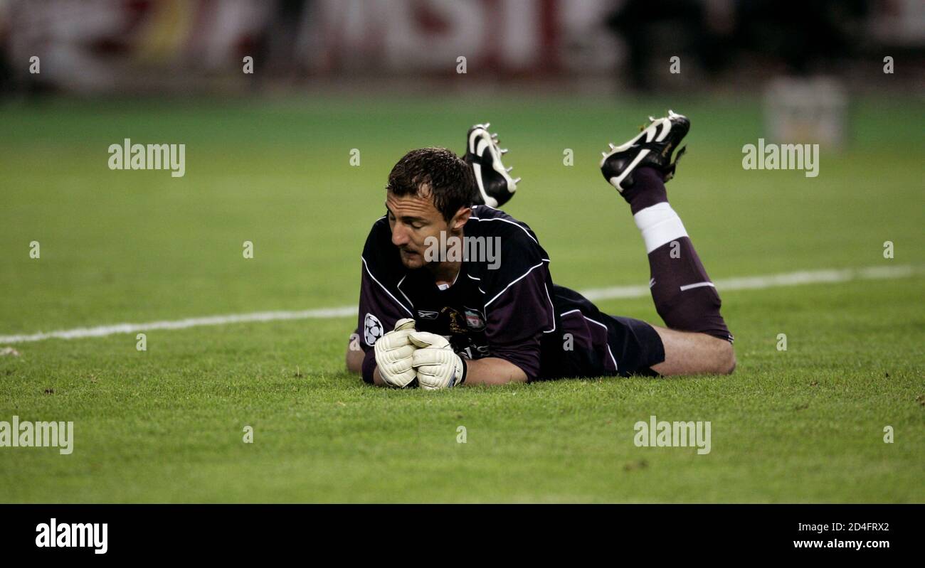 Jerzy dudek champions league final hi-res stock photography and images ...