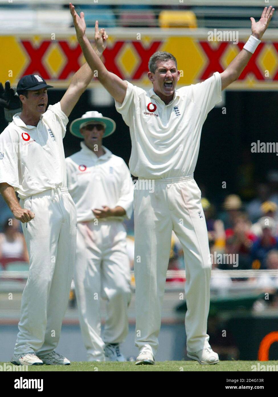 Sport cricket andrew caddick shane warne hi-res stock photography and ...