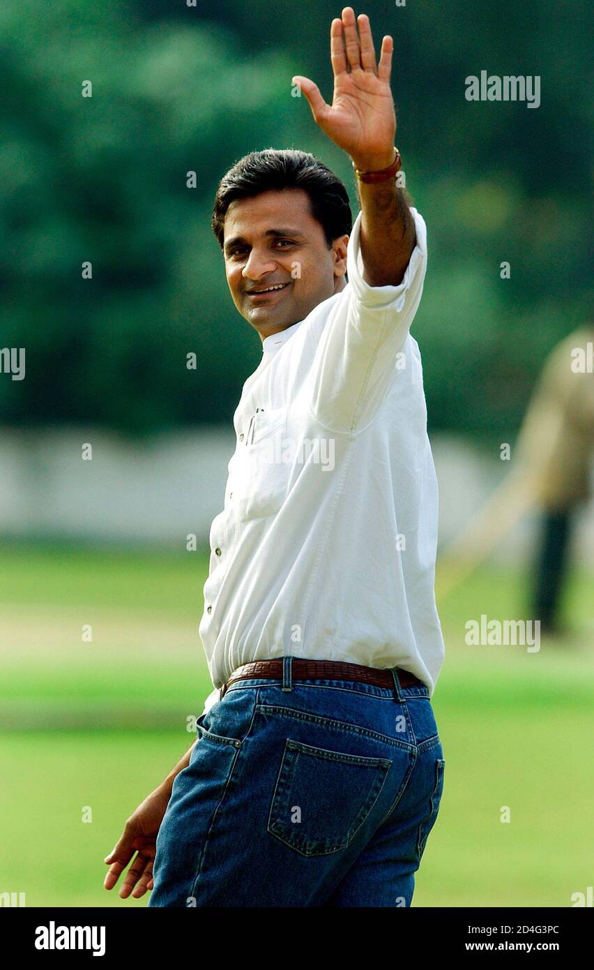 Indian crowd cricket stadium hi-res stock photography and images - Alamy