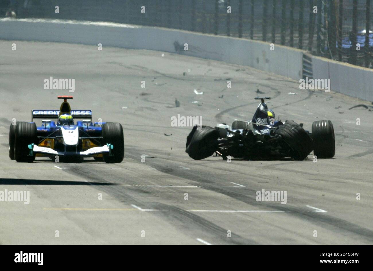 Sliding car f1 hi-res stock photography and images - Alamy