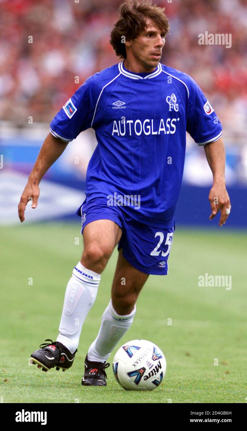 Gianfranco zola 2000 hi-res stock photography and images - Alamy
