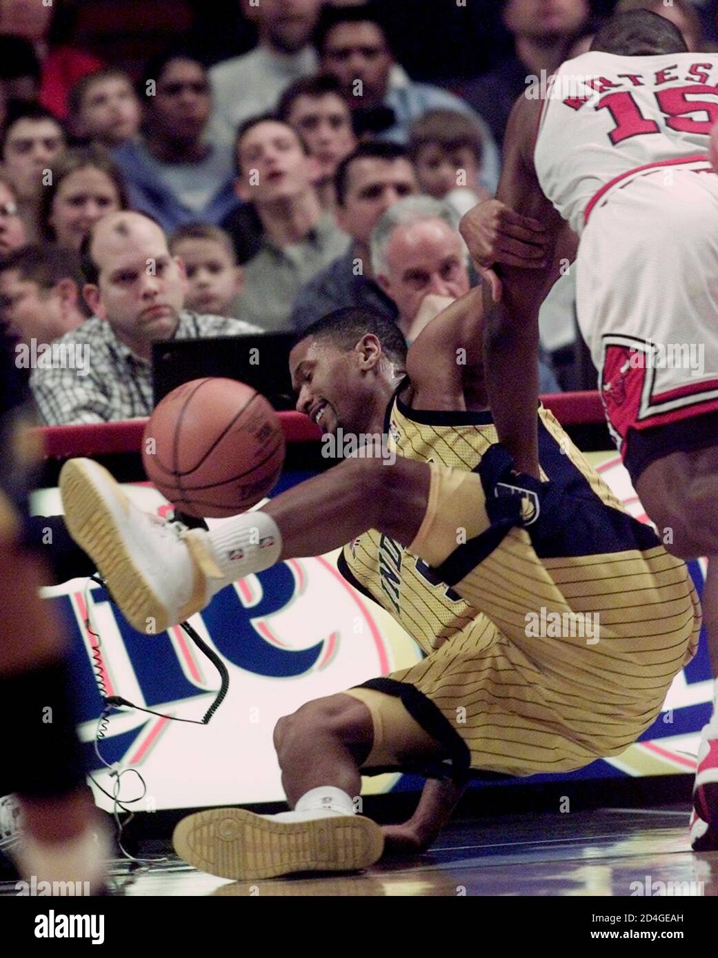 Ron artest foul hi-res stock photography and images - Alamy