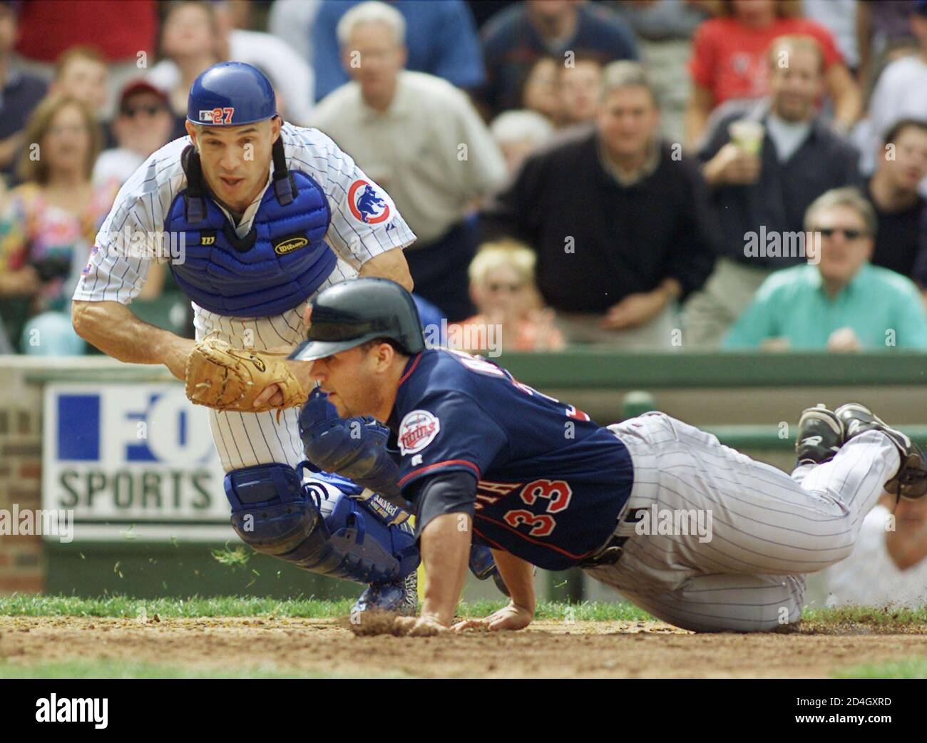 Chicago cubs baseball safe at the plate hi-res stock photography and ...