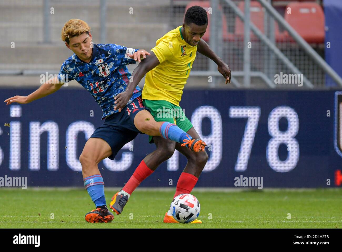UTRECHT, NETHERLANDS - OCTOBER 9: Ritsu Doan of Japan, Samuel Oum Gouet ...