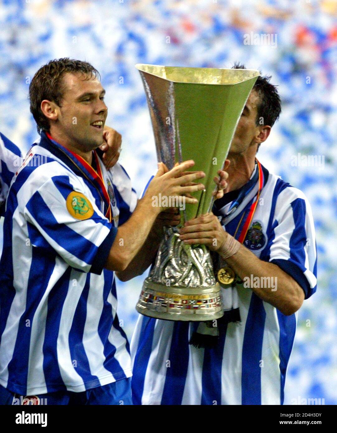 2003 uefa cup final porto celtic trophy hi-res stock photography and ...