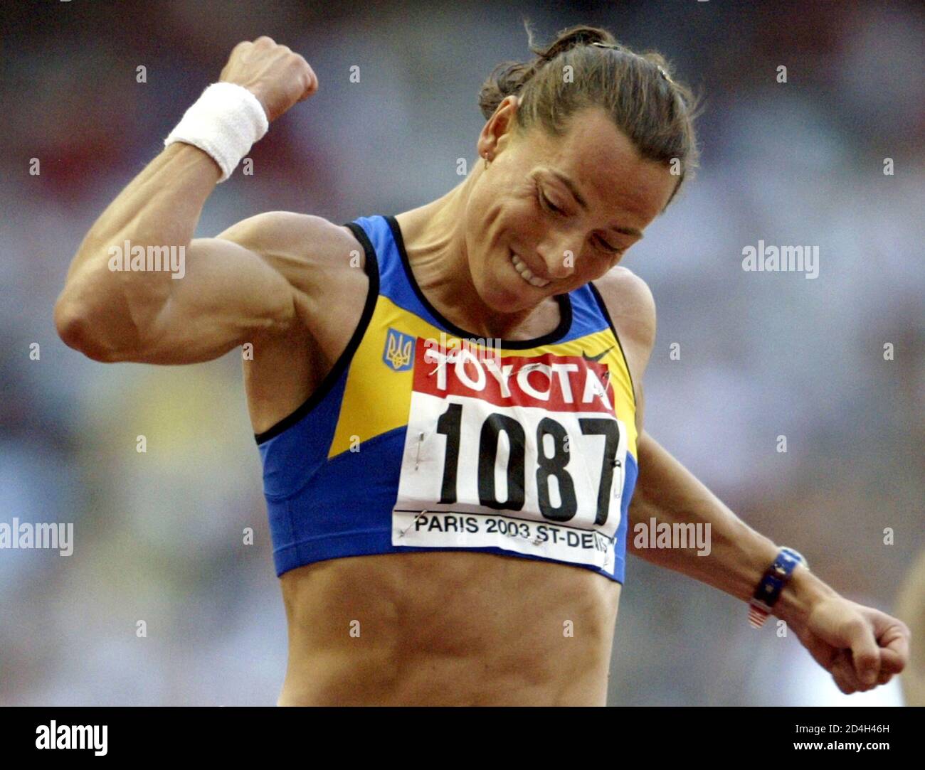 Final 100 metres won hi-res stock photography and images - Alamy