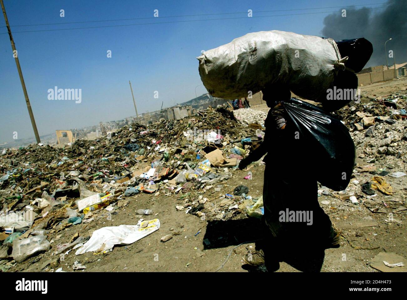 Iraq 2003 poverty hi-res stock photography and images - Alamy