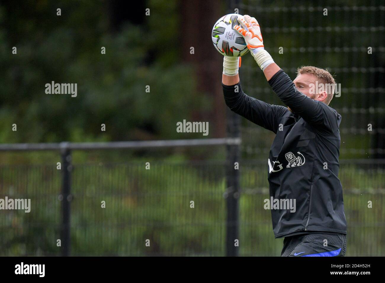 ZEIST, NETHERLANDS - OCTOBER 9: Goalkeeper Jasper Cilessen of the ...