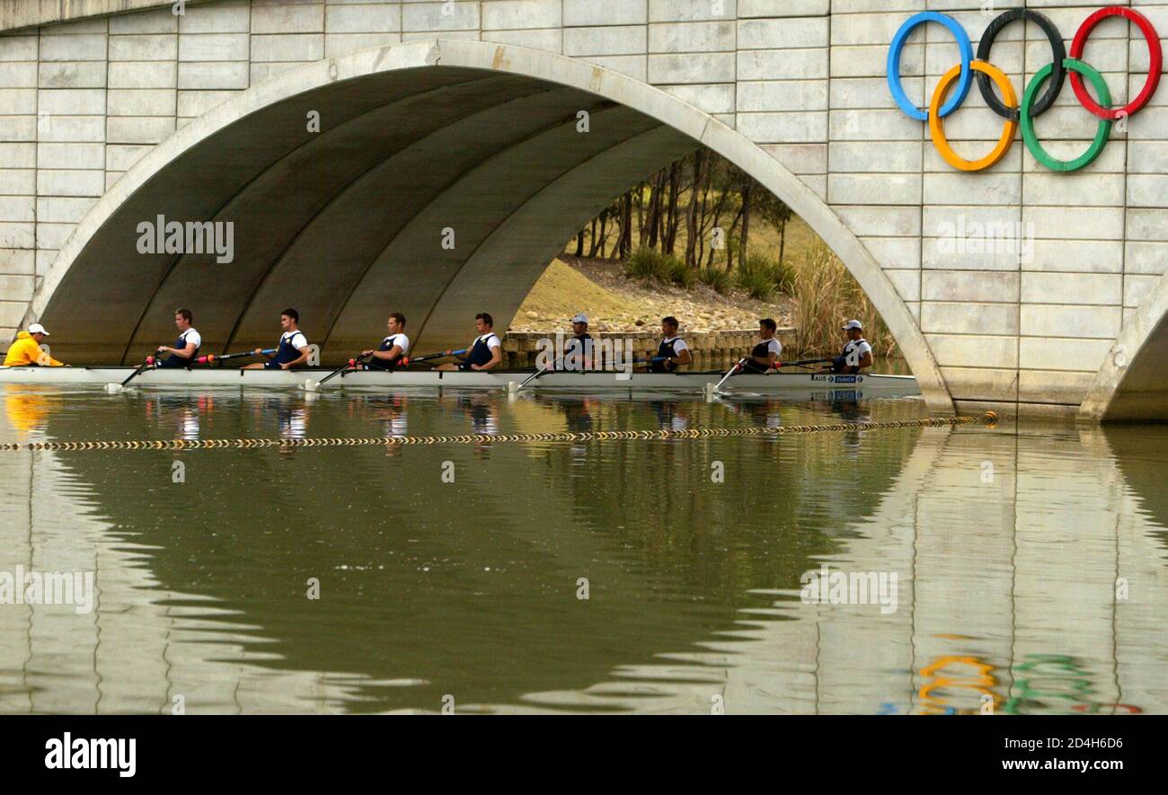Olympic rings emblem hi-res stock photography and images - Alamy