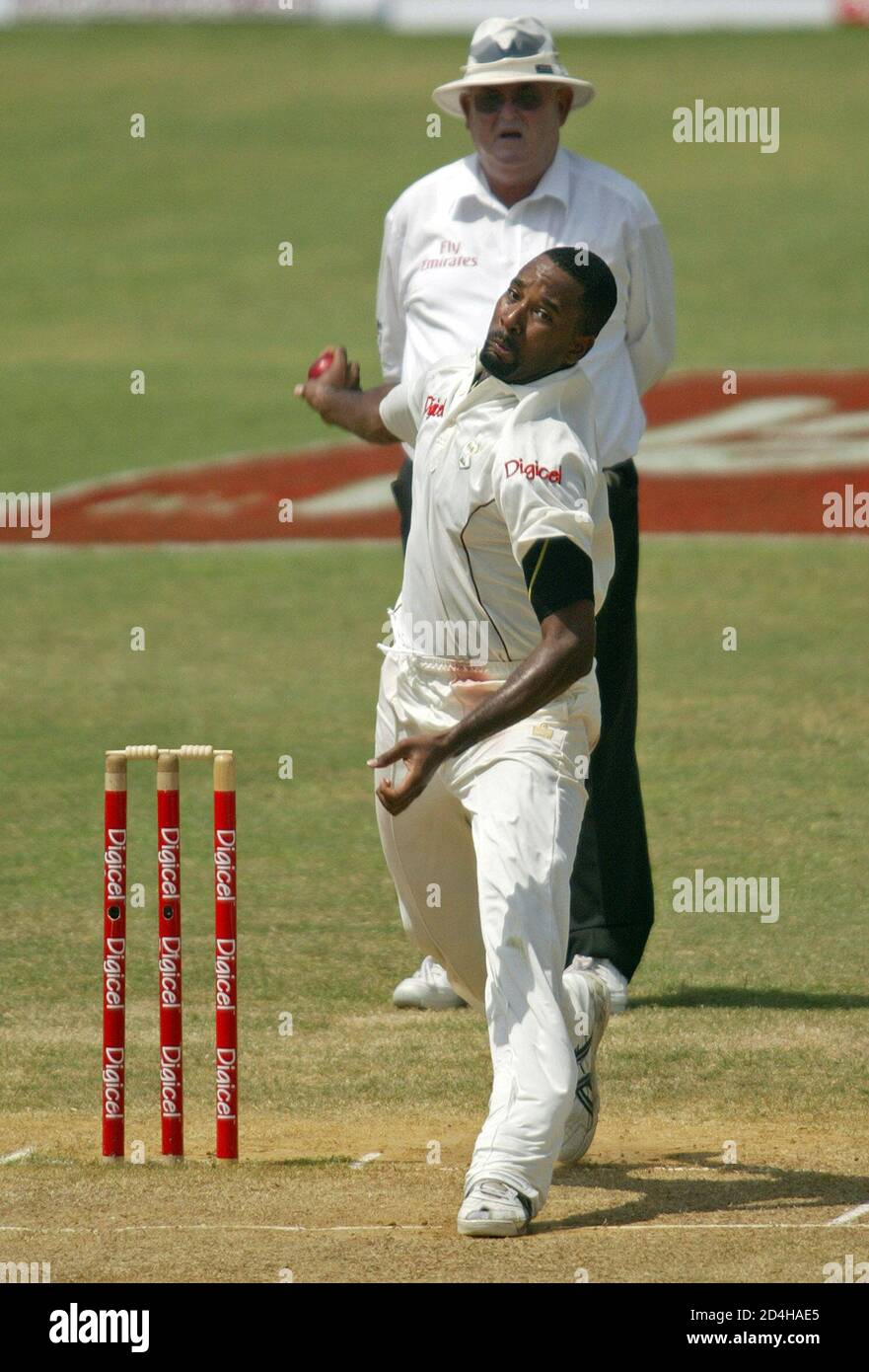 David shepherd cricket umpire hi-res stock photography and images - Alamy