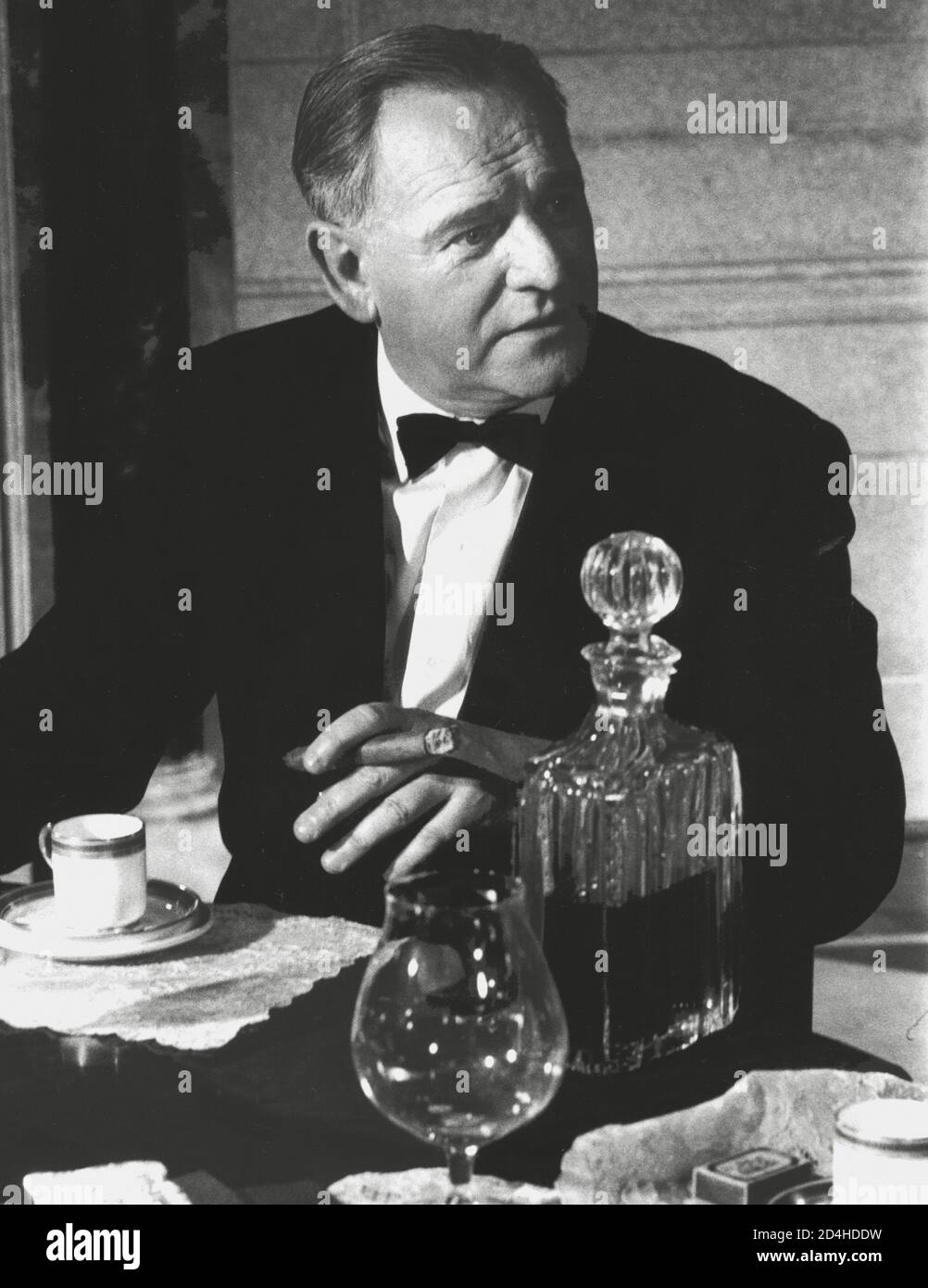 Bernard lee james bond hi-res stock photography and images - Alamy
