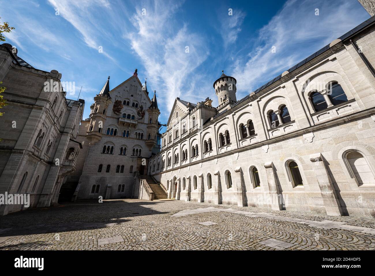 Neuschwanstein Castle (New Swanstone Castle - Schloss Neuschwanstein ...
