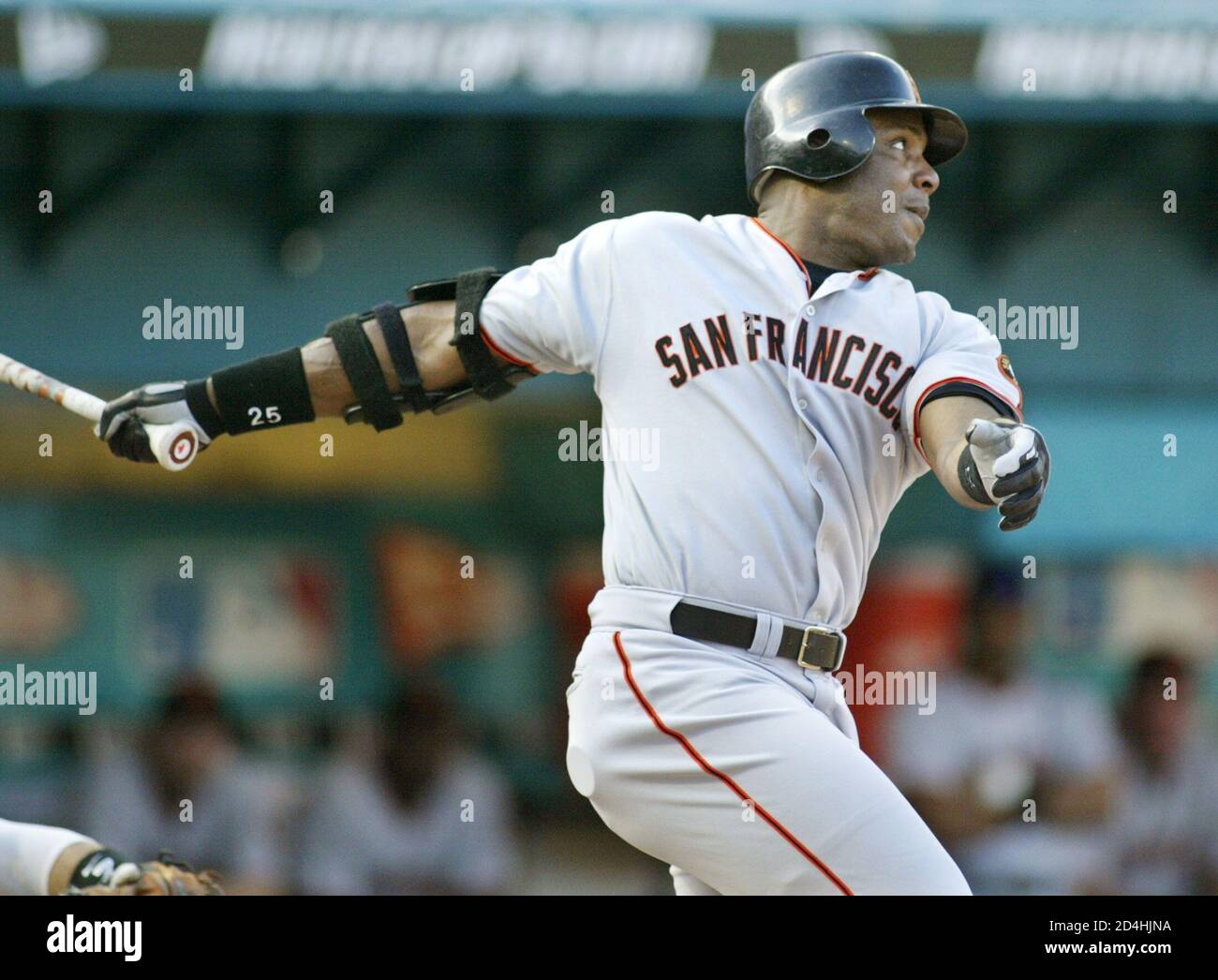 Barry bonds 2003 hi-res stock photography and images - Alamy