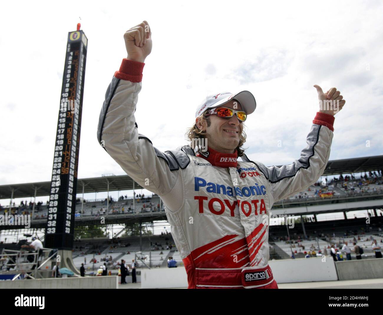 Race driver thumbs up after hi-res stock photography and images - Alamy