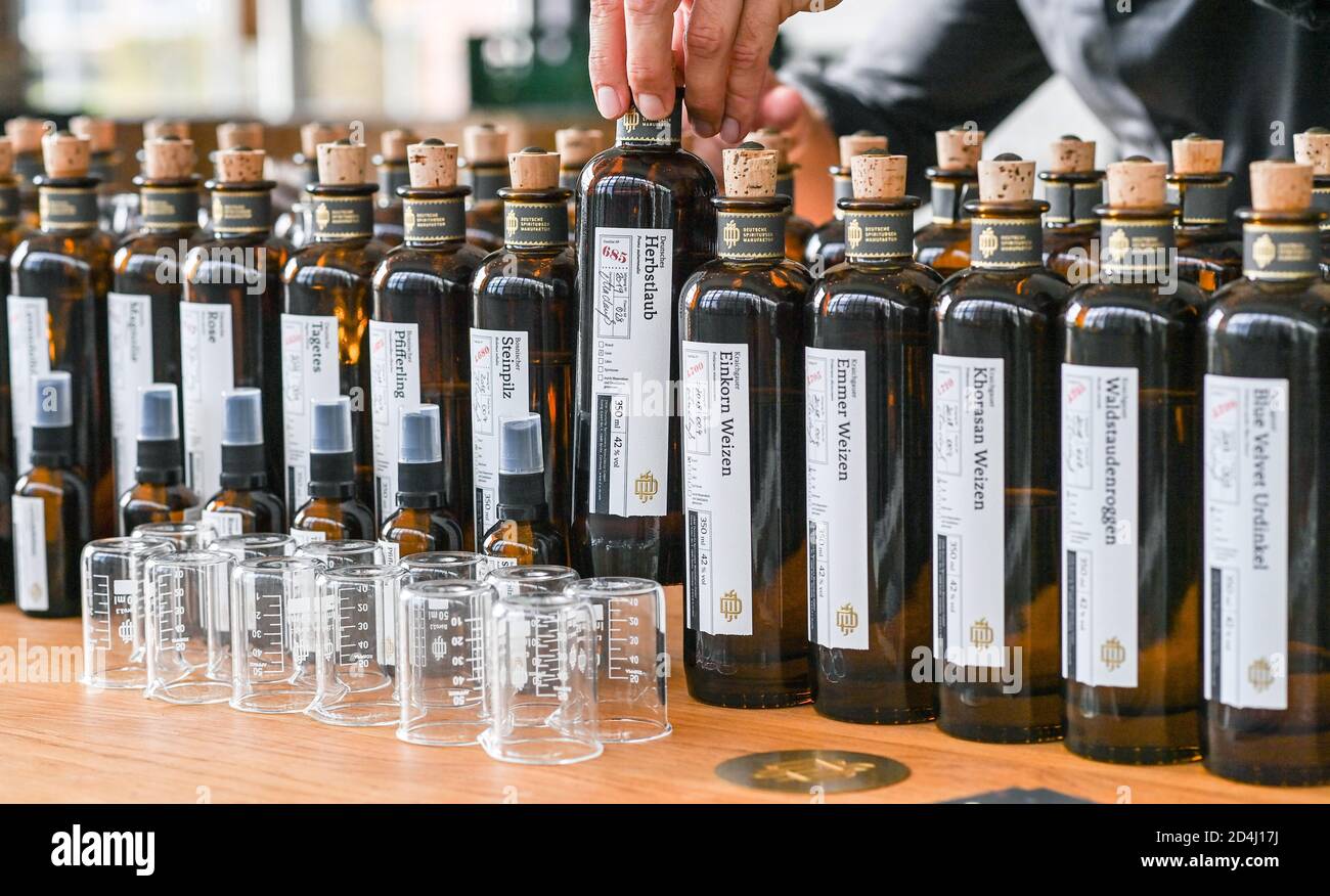 Made in small batches hi-res stock photography and images - Alamy