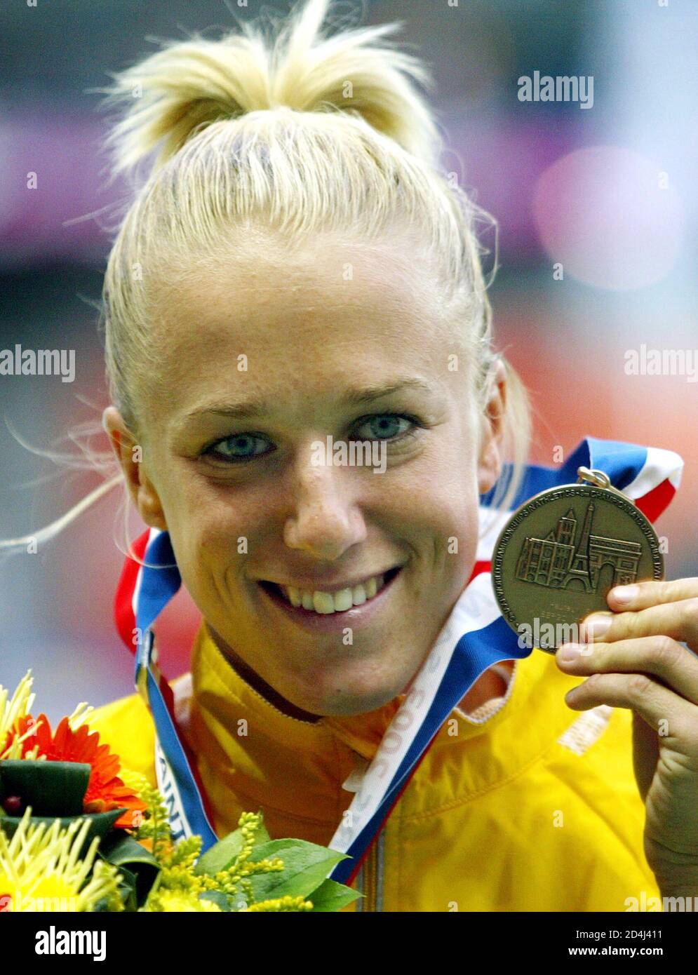 Womens high jump kajsa bergqvist hi-res stock photography and images ...
