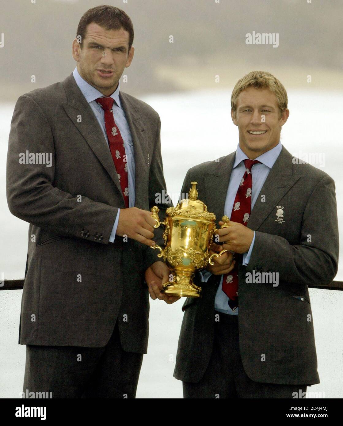 Jonny wilkinson 2003 trophy hi-res stock photography and images - Alamy