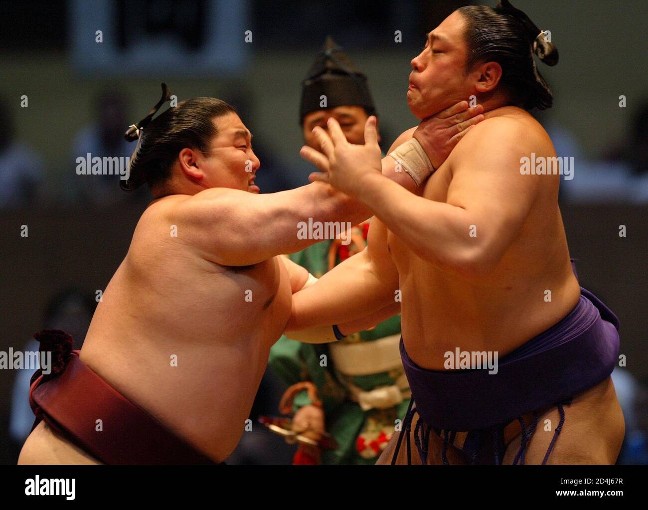 Two japanese sumo wrestlers hi-res stock photography and images - Alamy