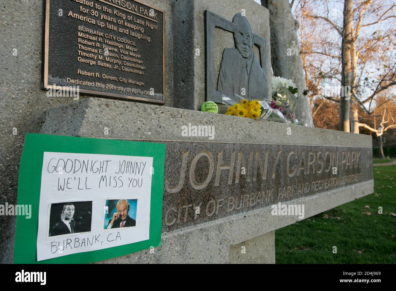 Johnny carson the tonight show hi-res stock photography and images - Alamy