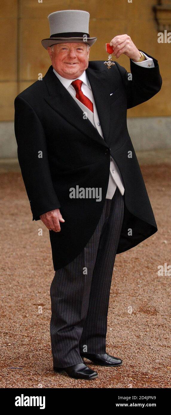 Fiona hanson queen hi-res stock photography and images - Alamy