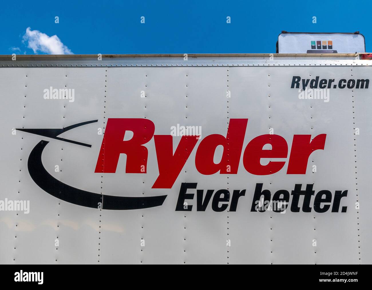 Ryder logo hi-res stock photography and images - Alamy