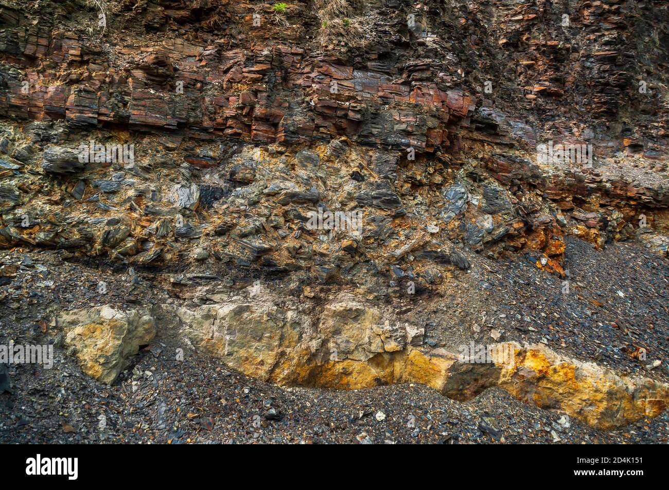 Lumps of shale from ancient miners' backfill after pillar and stall ...