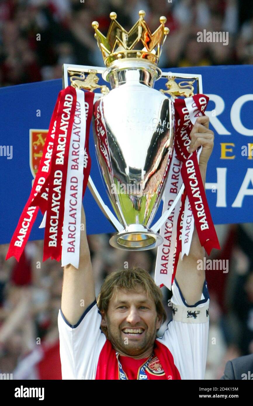 Arsenal captain tony adams hi-res stock photography and images - Alamy