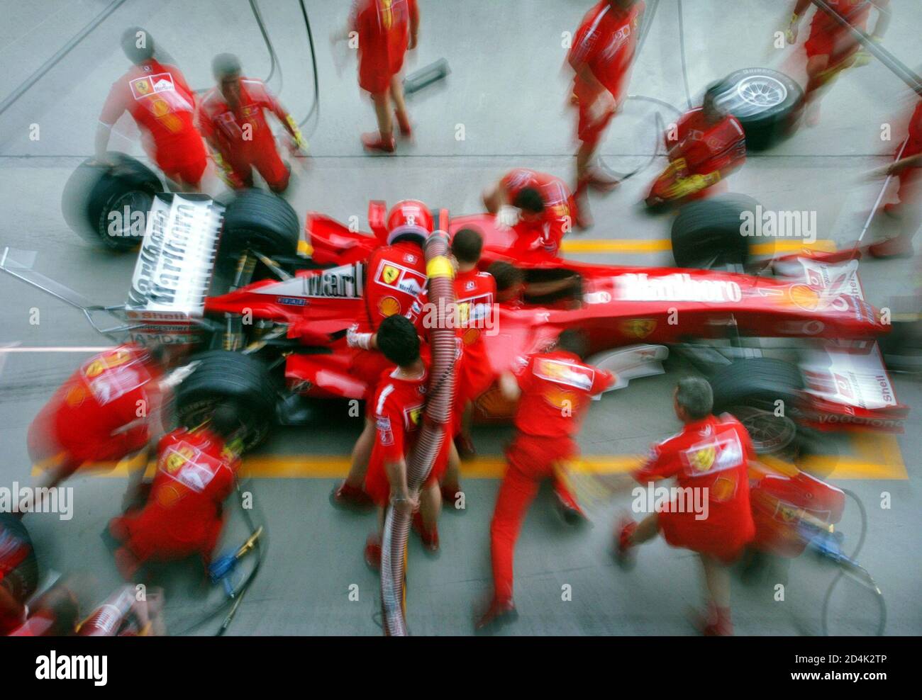 2004 ferrari pit crew hi-res stock photography and images - Alamy