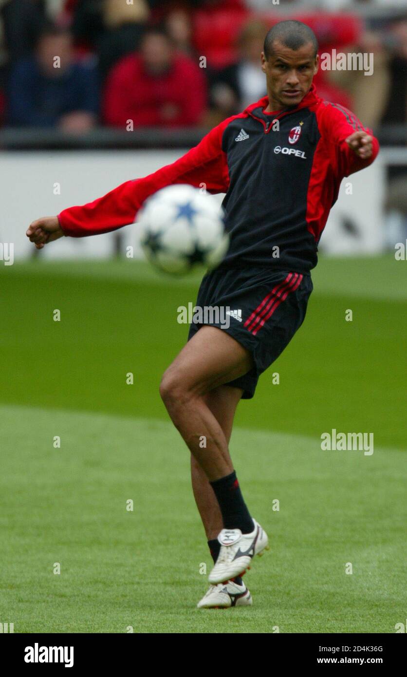 Rivaldo milan hi-res stock photography and images - Alamy