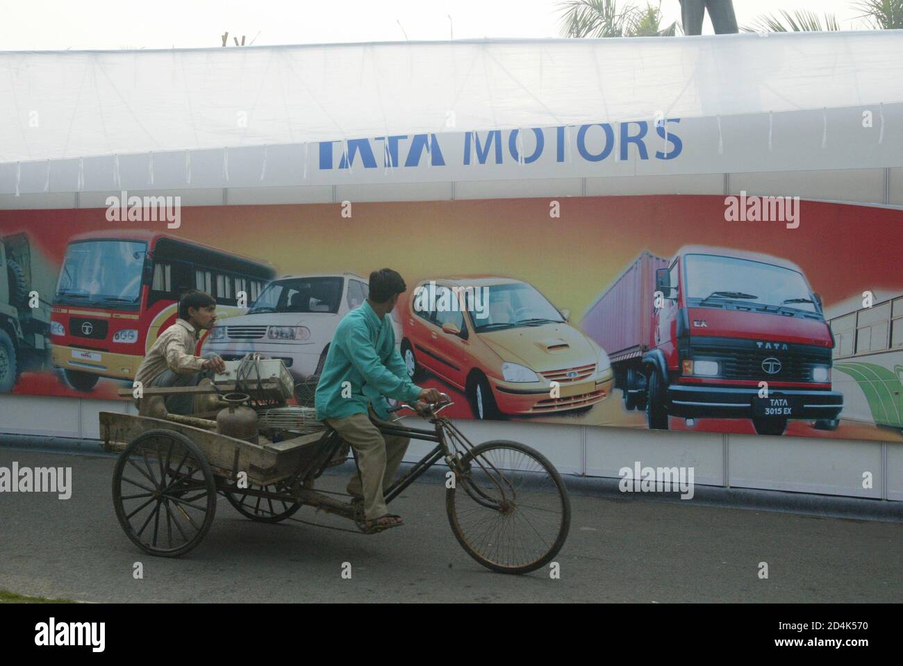 Advertising hoarding in india hi-res stock photography and images - Alamy