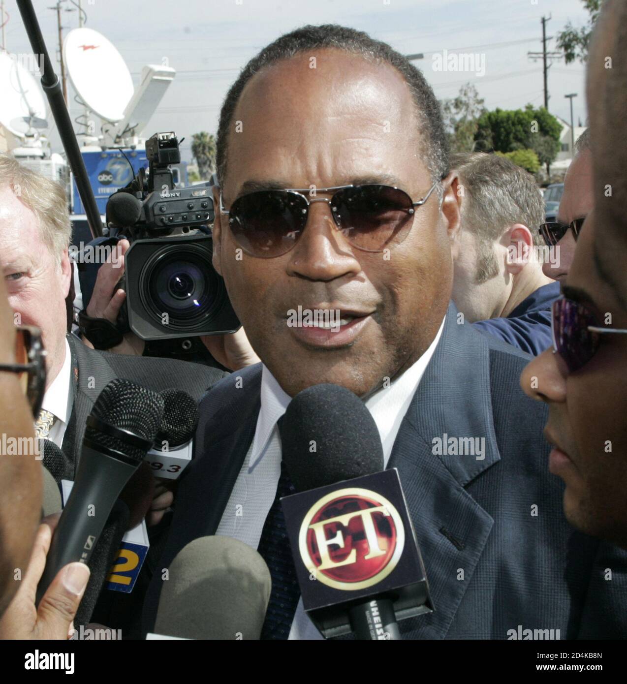 Johnnie cochran reporters hi-res stock photography and images - Alamy