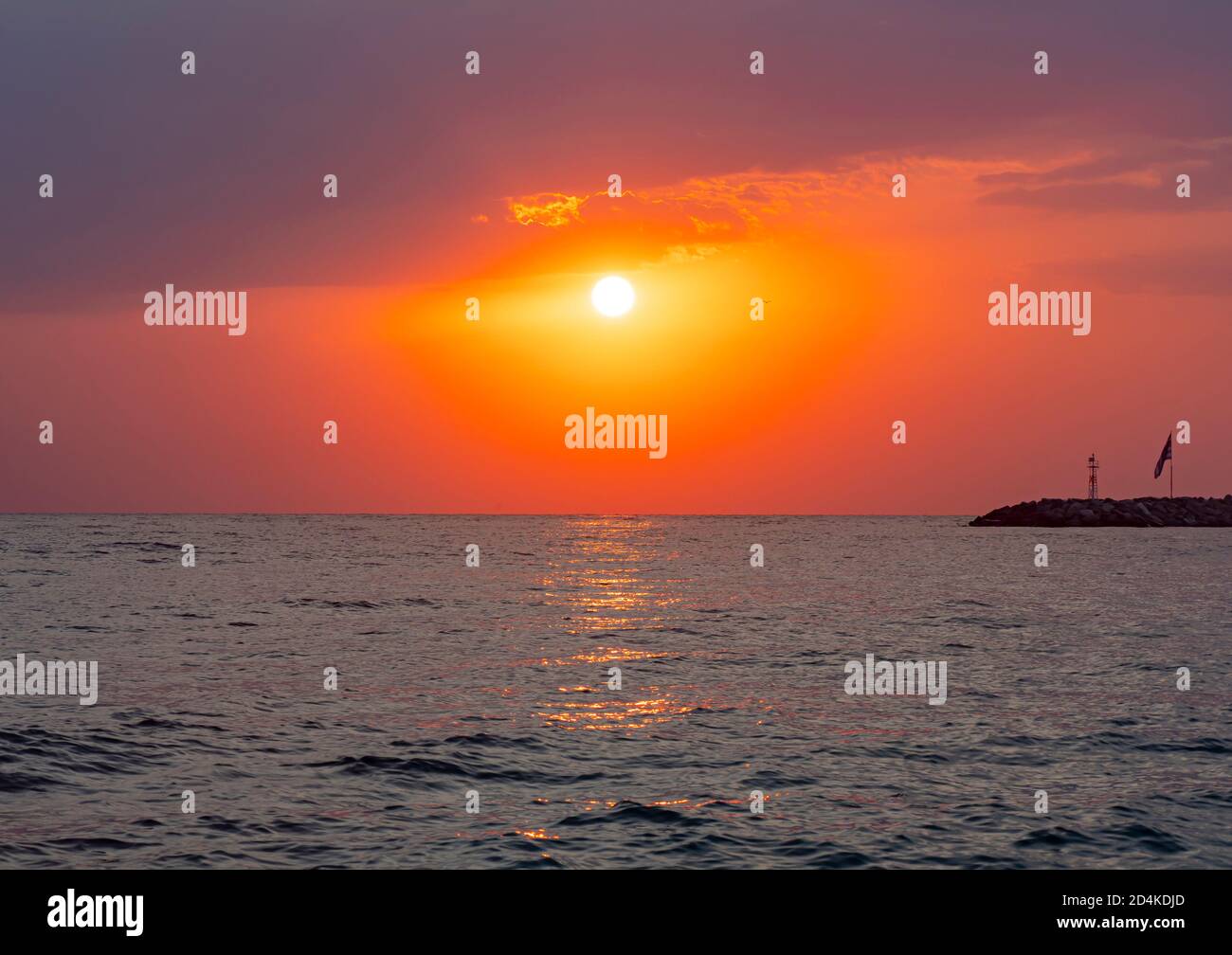 Sunrise over sea big sun hi-res stock photography and images - Alamy