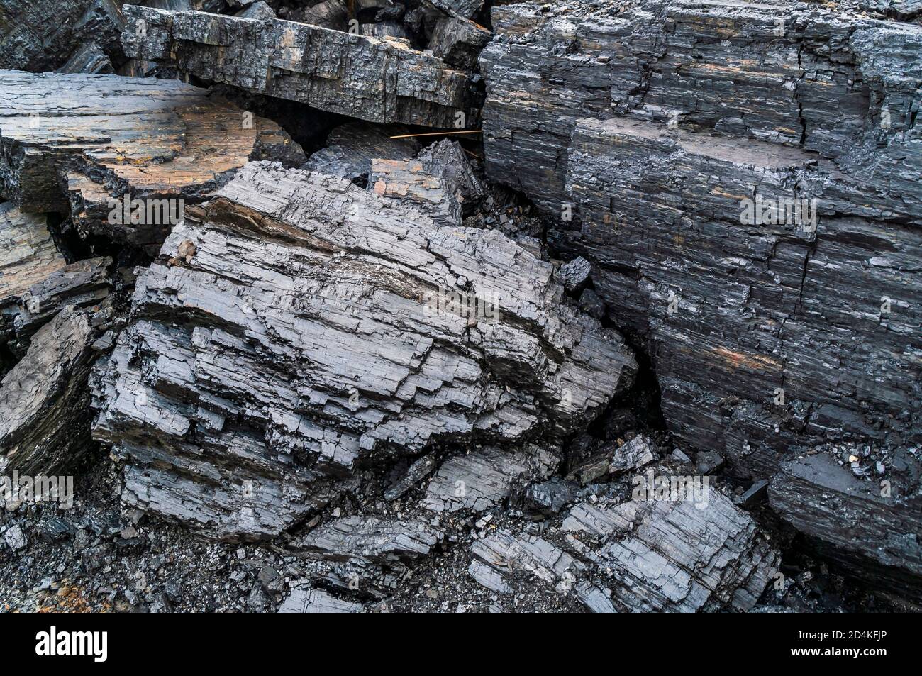 Outcrop With Coal Seam High Resolution Stock Photography and Images - Alamy