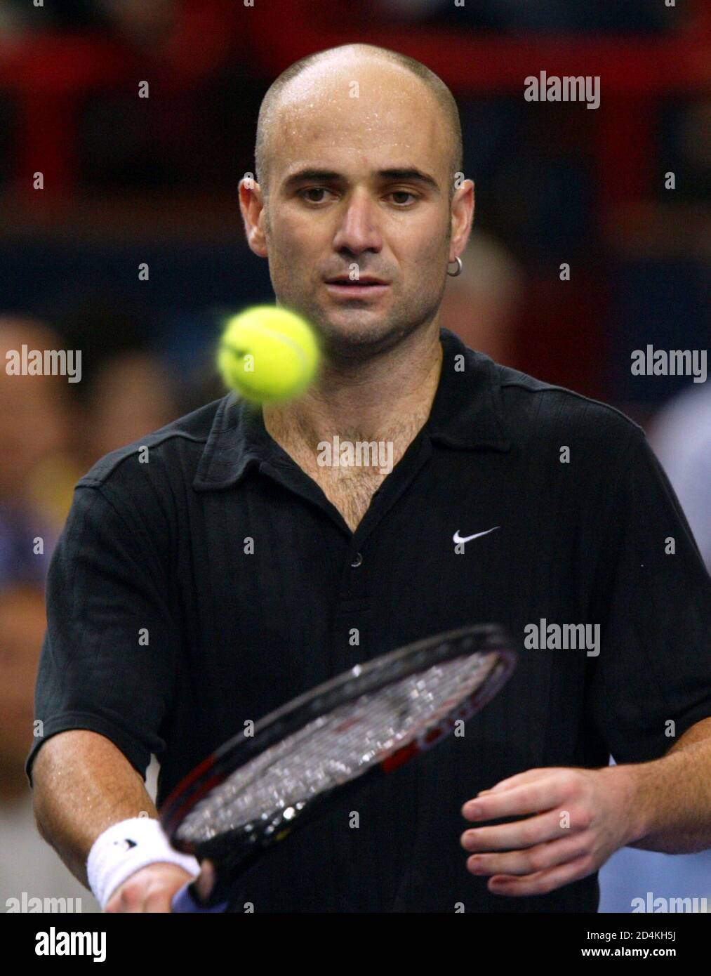 Andre agassi serving hi-res stock photography and images - Alamy