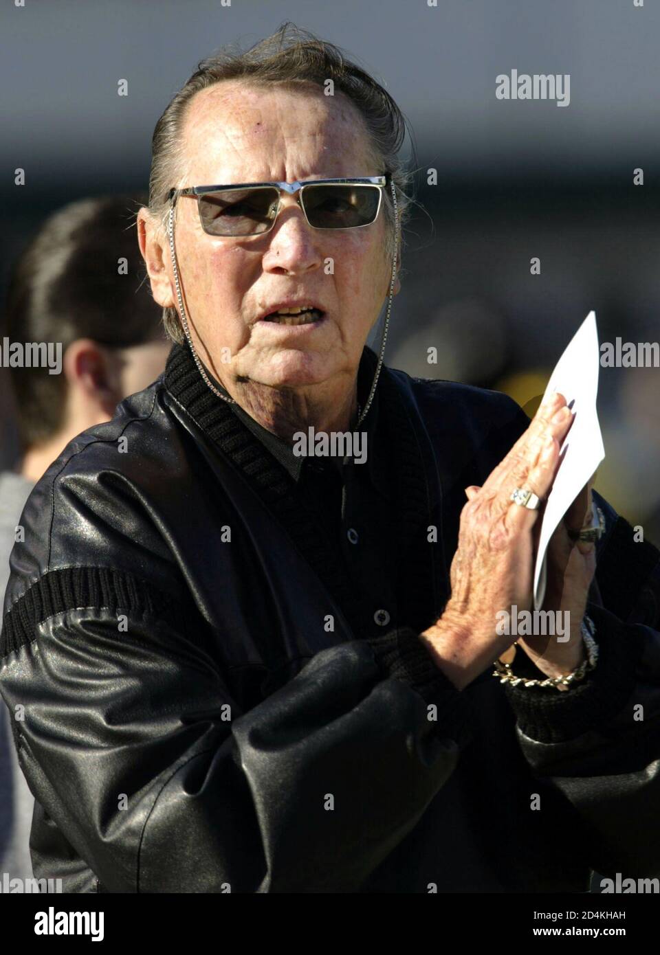 American football team owner hi-res stock photography and images - Alamy