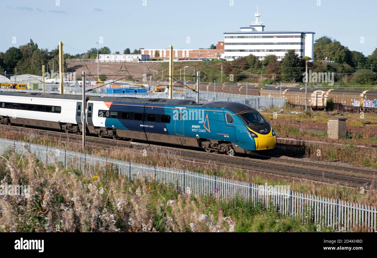High speed class 390 hi-res stock photography and images - Alamy