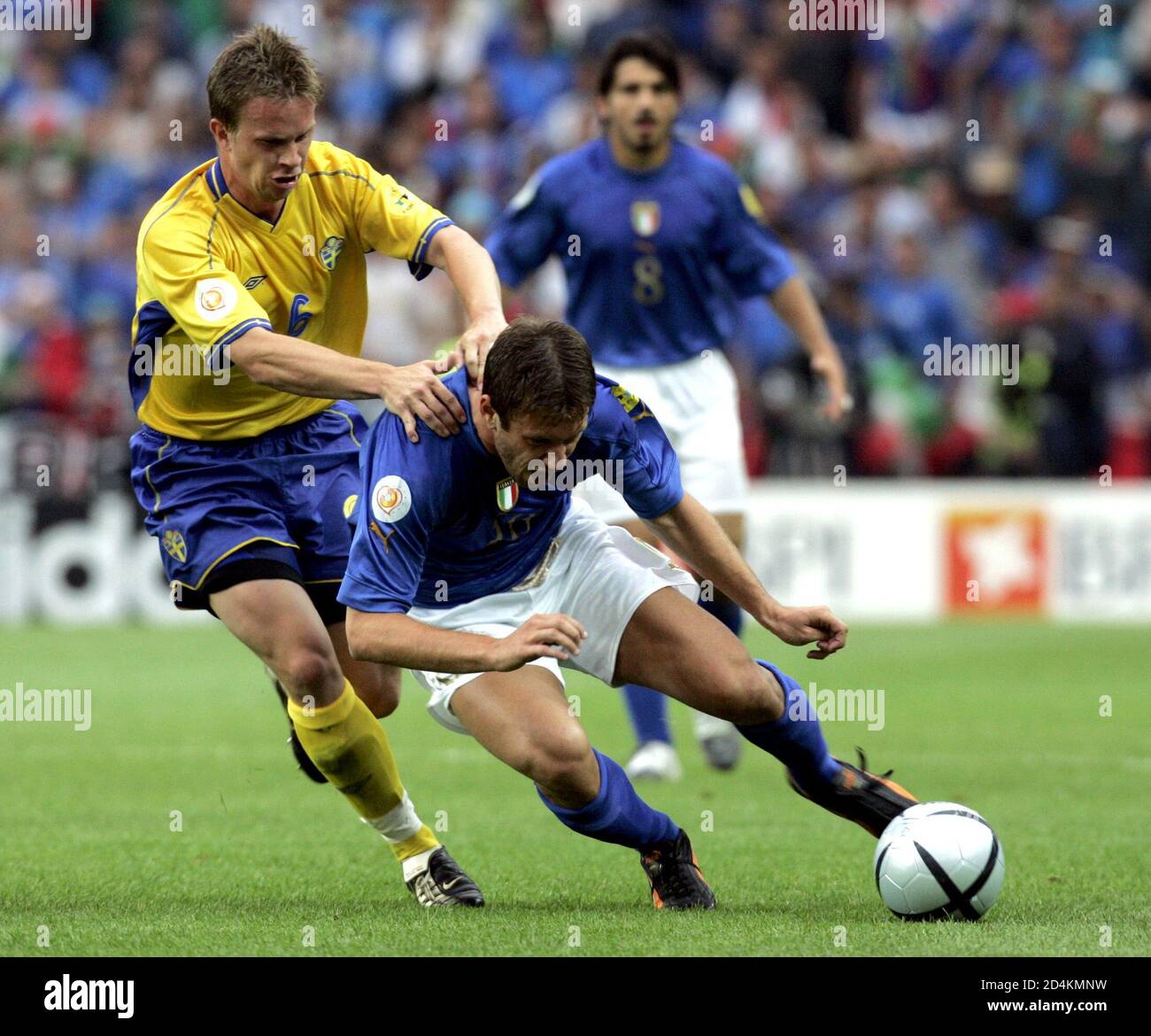 Tobias grabs hi-res stock photography and images - Alamy