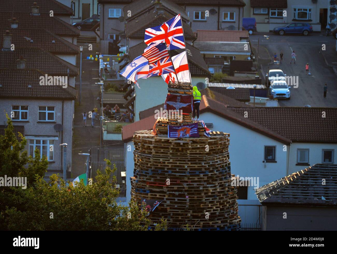 Bogside bonfire hi-res stock photography and images - Alamy