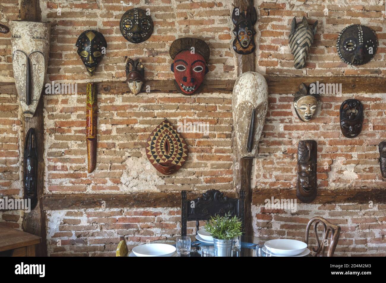 African masks on wall hi-res stock photography and images - Alamy