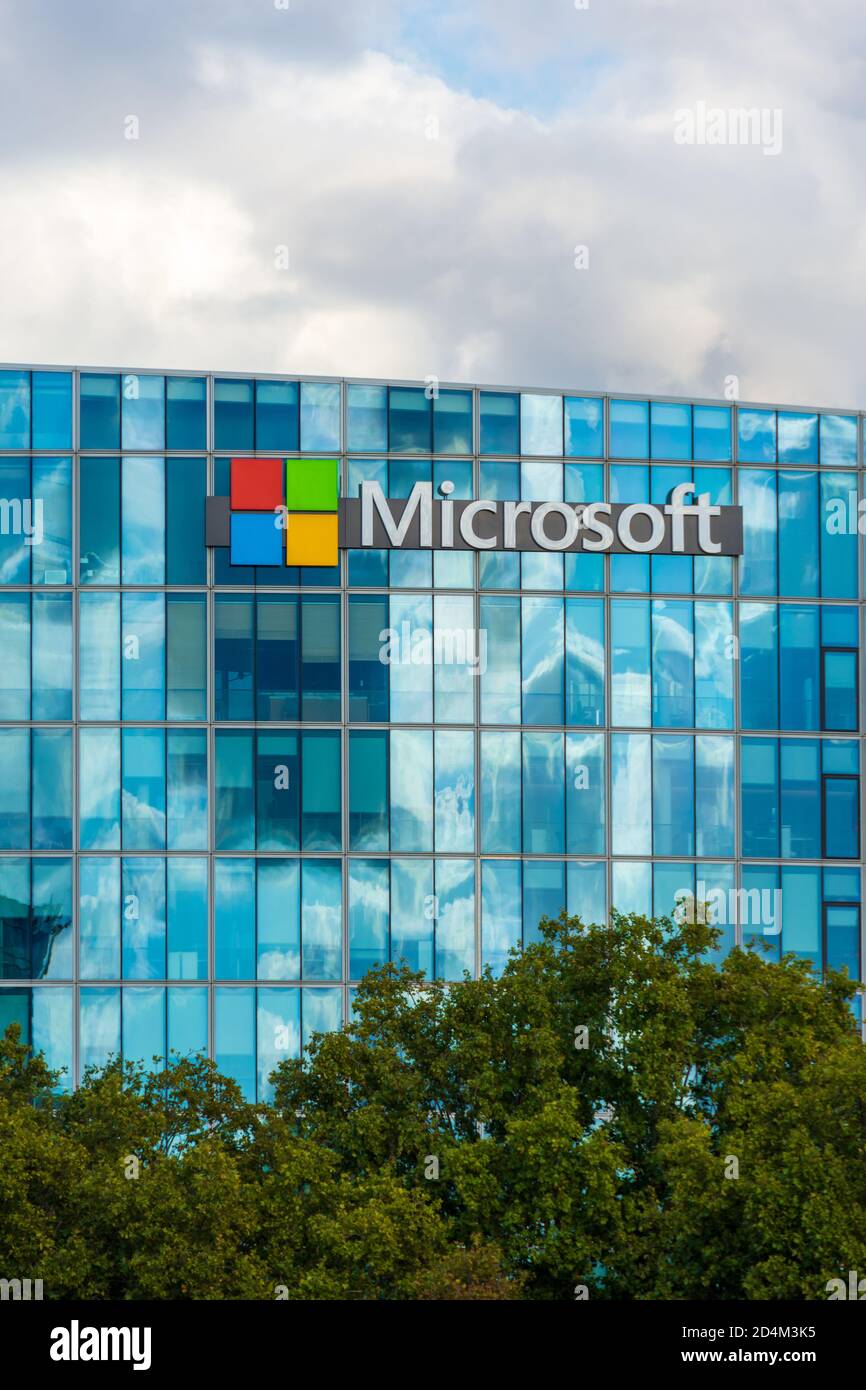 Microsoft headquarters logo sign hi-res stock photography and images ...