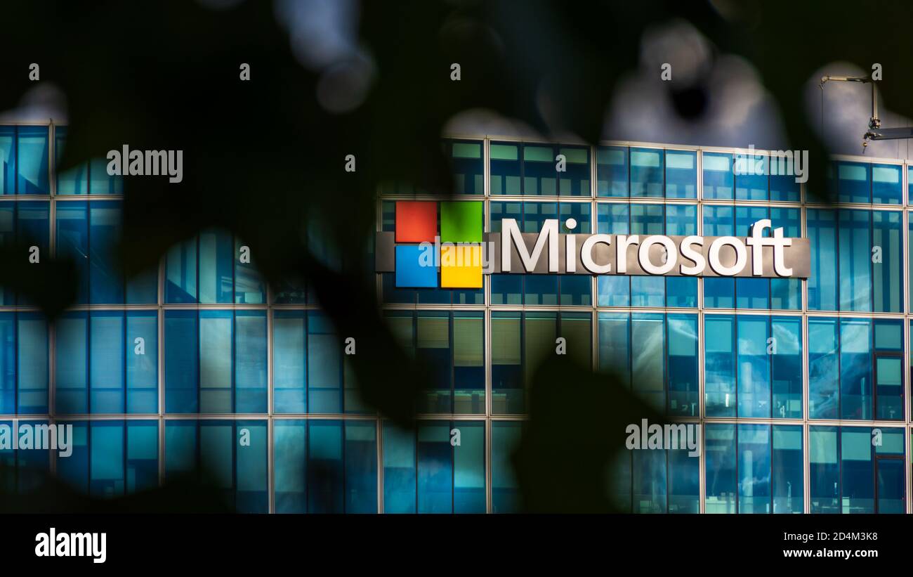 ISSY LES MOULINEAUX, FRANCE - OCTOBER 9, 2020: French headquarters of ...