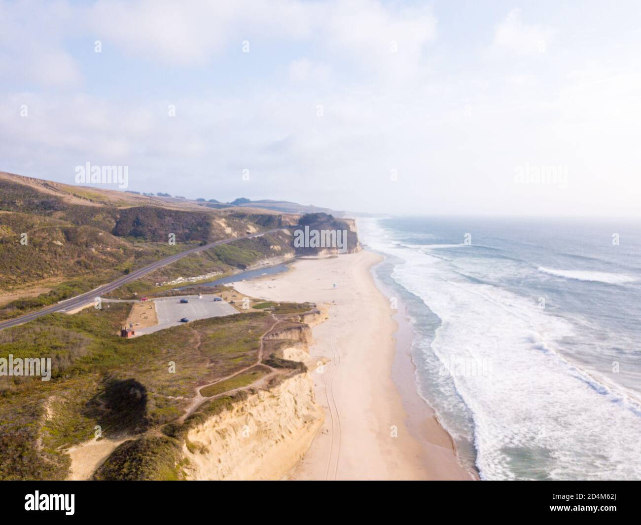 Californian pacific ocean cliffs hi-res stock photography and images ...